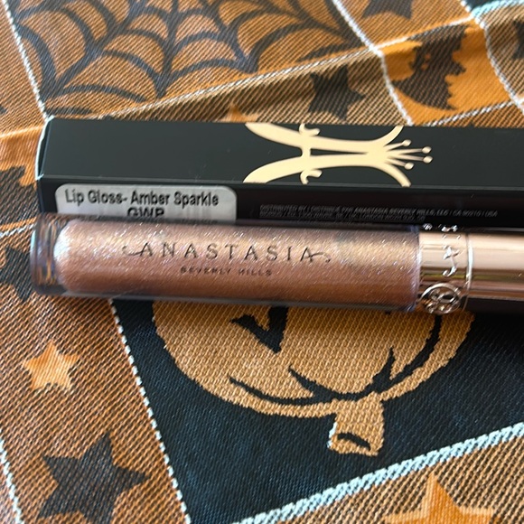 Anastasia Beverly Hills | Makeup | Anastasia Viral Lip Gloss Amber ...